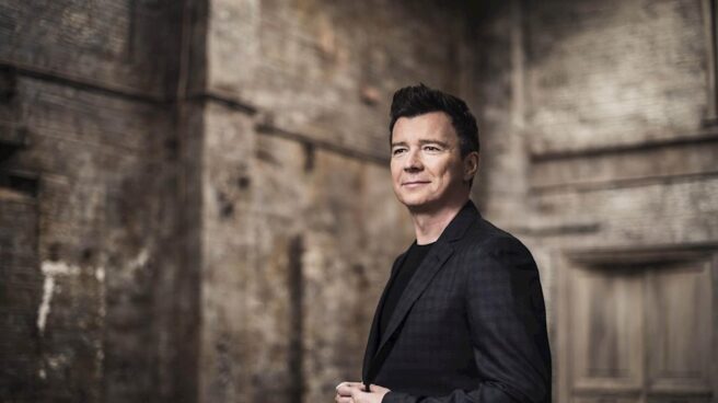 El nuevo disco de Rick Astley repasa una carrera de tres décadas