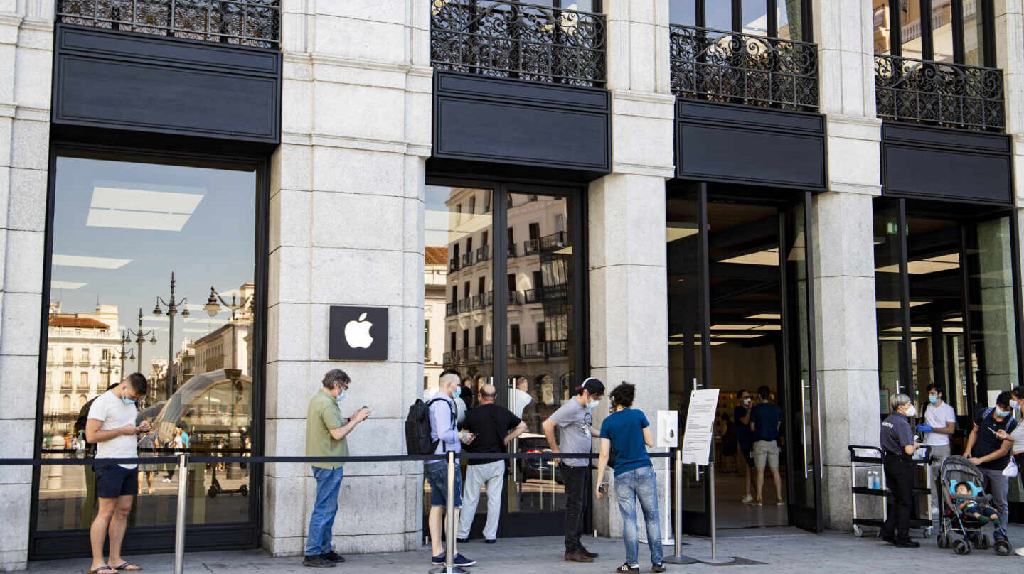 Apple cierra sus tiendas en Madrid por la evolución del coronavirus