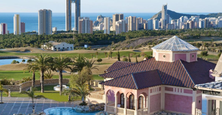 El lujo escondido de Benidorm: las joyas espectaculares de la capital ...