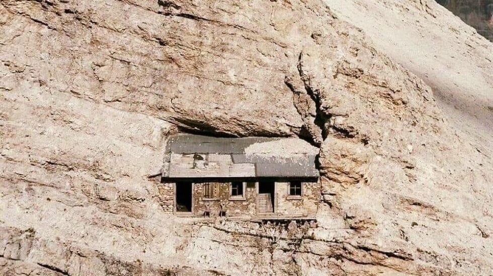 La historia detrás de los refugios a más de 2.000 metros de altura de ...