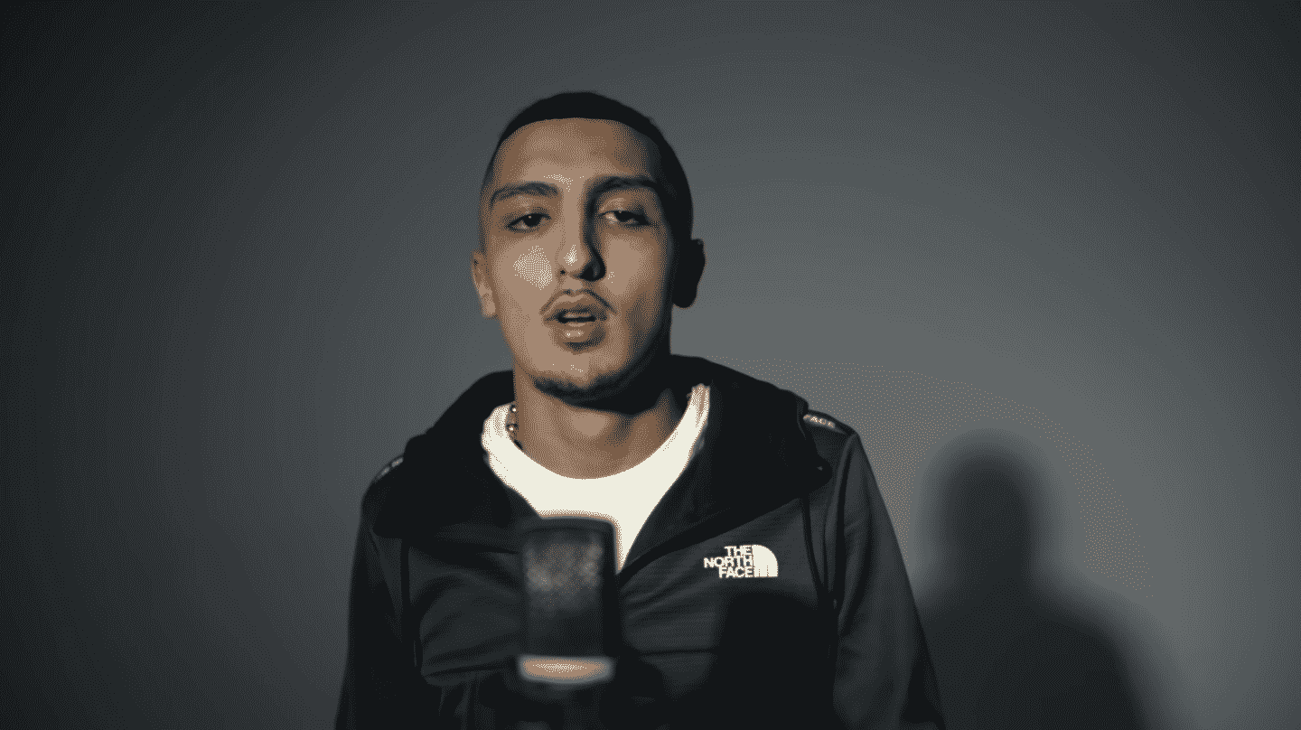 Morad, el rapero que empezó grabando canciones por Whatsapp y hoy es el ...