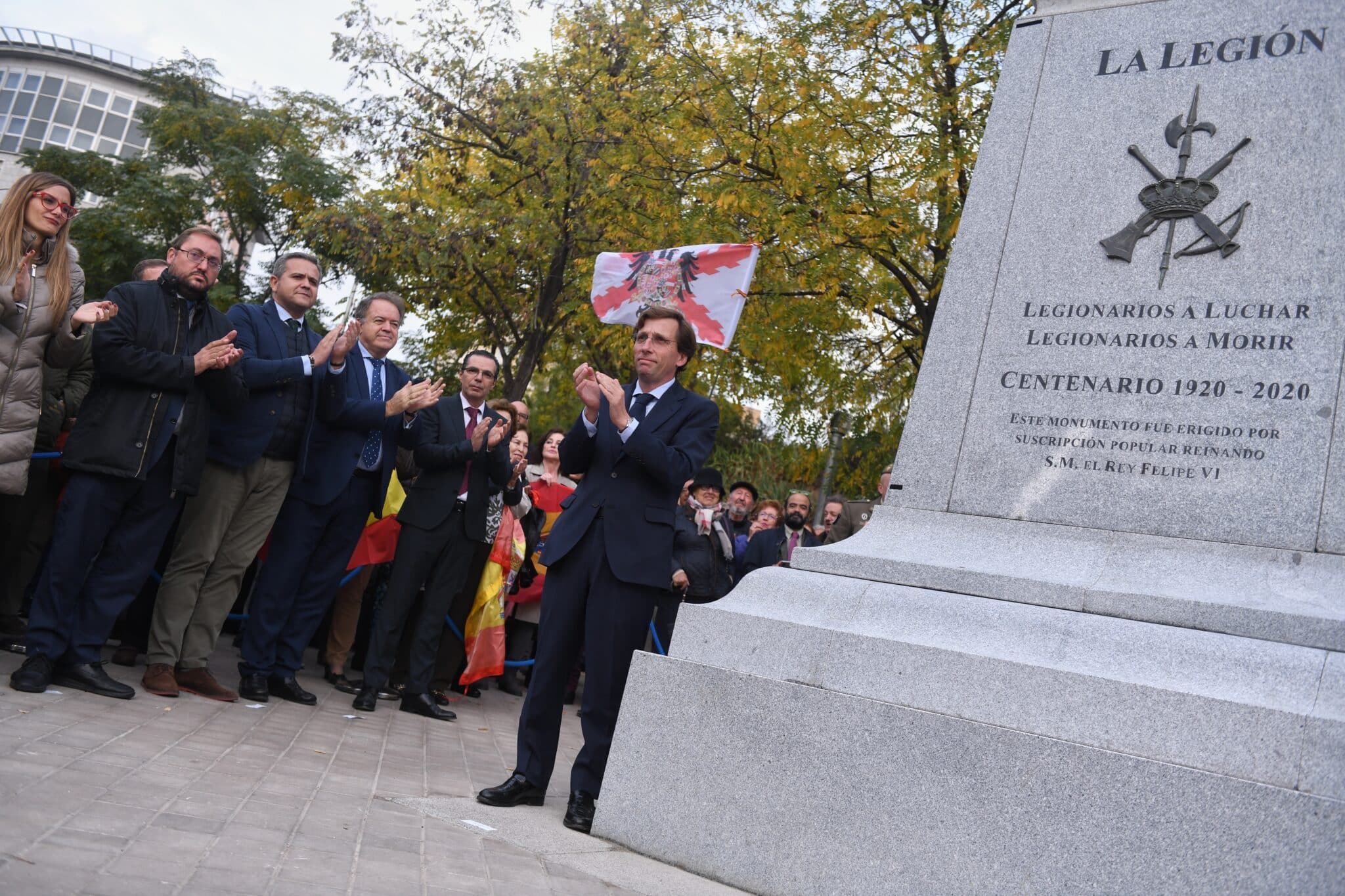 Almeida inaugura el monumento a la Legión y reivindica a Millán Astray