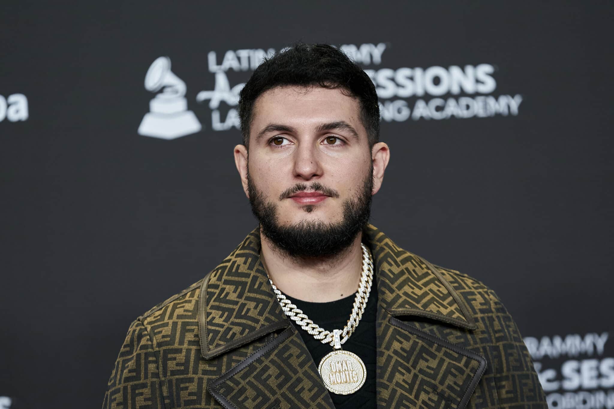 Omar Montes, de Carabanchel a Montepríncipe en un "lingote de oro XXL"