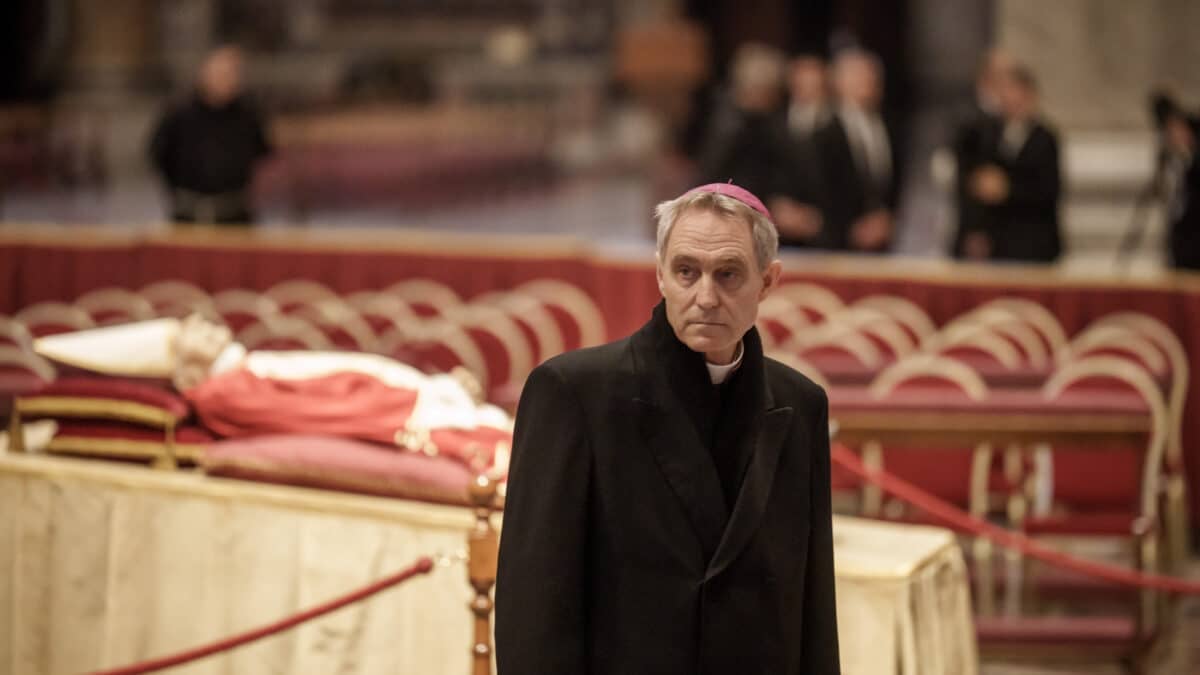 La doble traición del George Clooney del Vaticano