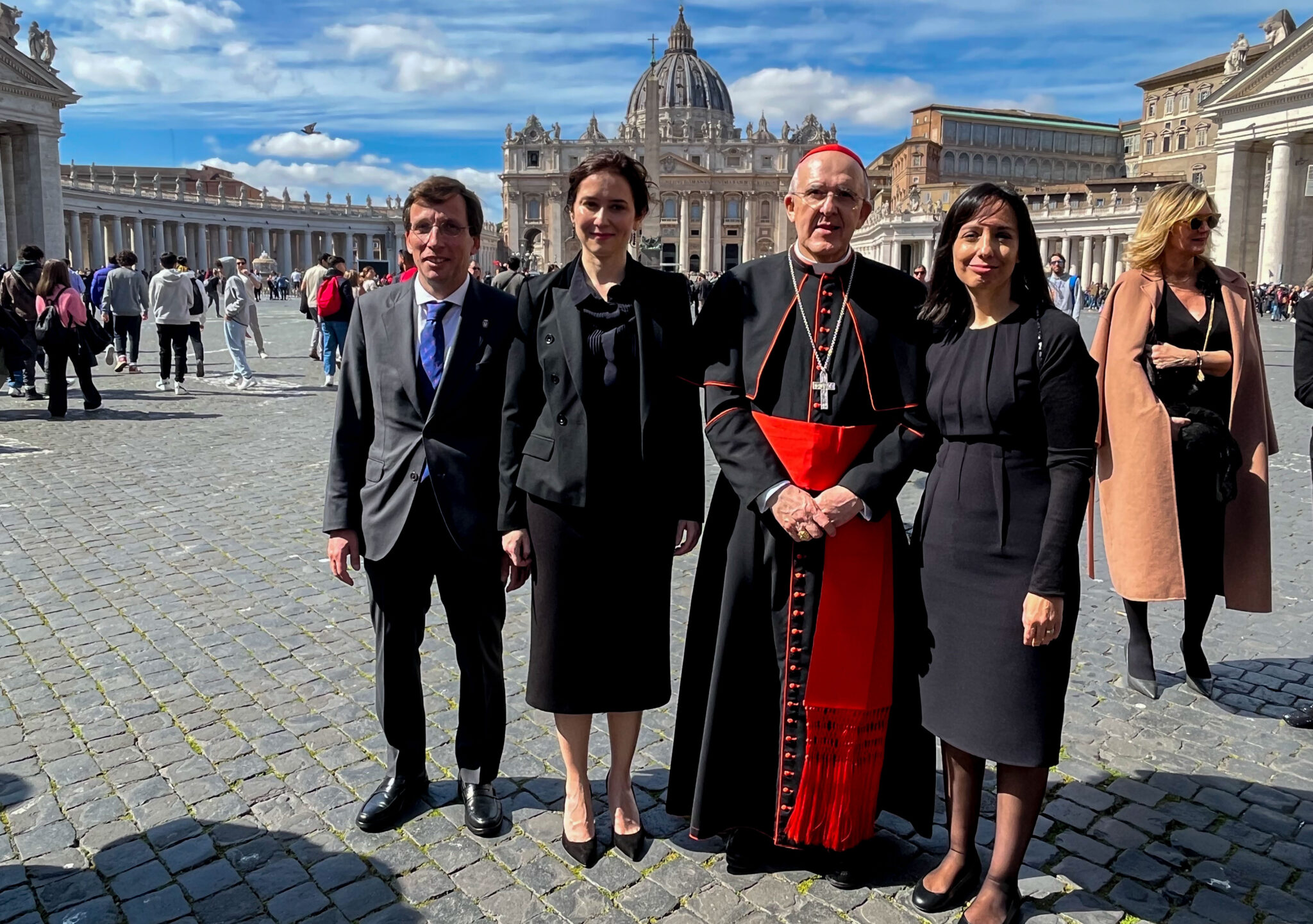 Ayuso desvela que el Papa ha pedido pensar "especialmente en el pueblo ...