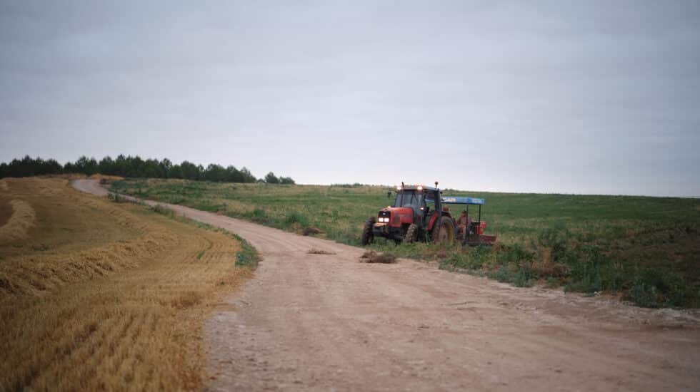 El campo clama contra García-Page: "Nos quita las tierras como quería ...