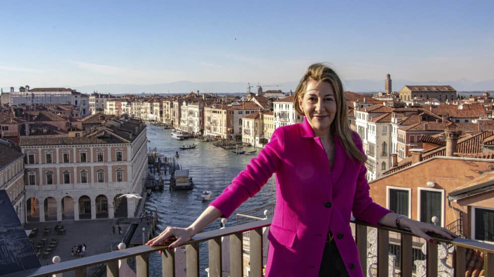 Viaje a la Venecia de Eva García Sáenz de Urturi: "La renuncia da mucha ...