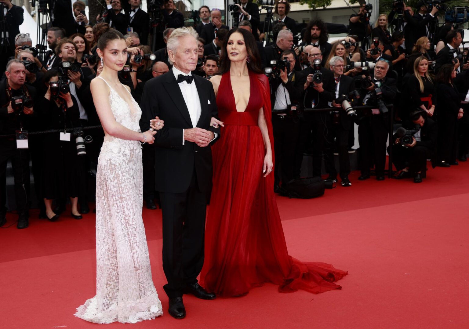Así es Carys, la hija de Michael Douglas que ha brillado en Cannes