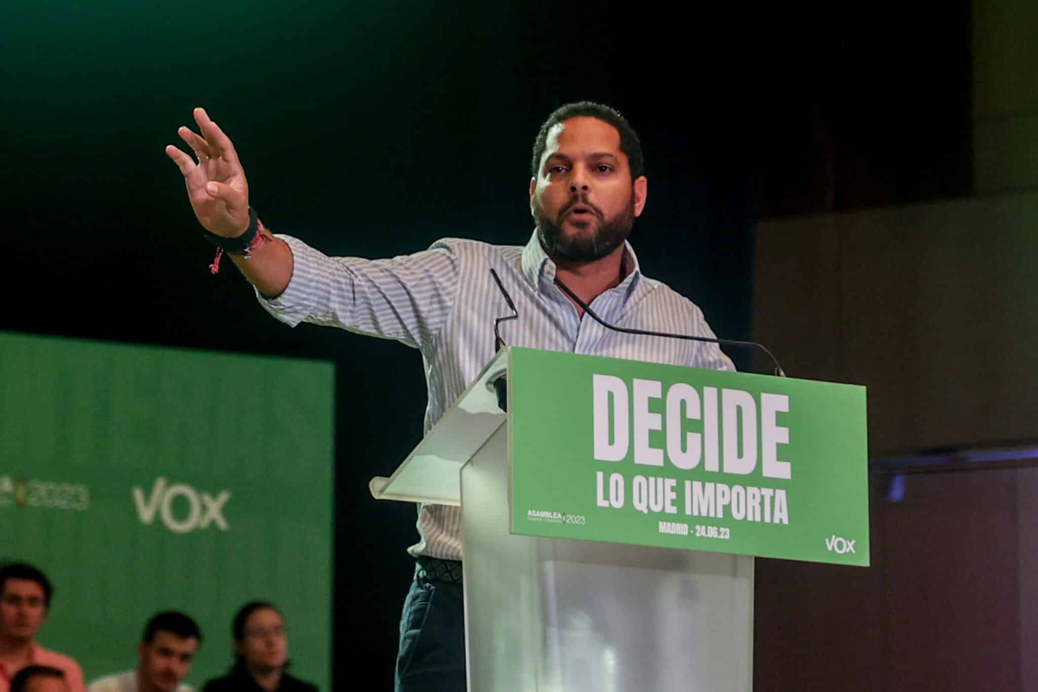 Los 'fontaneros' que pilotan el núcleo duro de Vox en su paso a partido ...