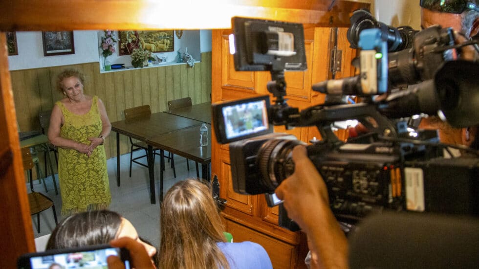 El encierro en una iglesia que llegó a las portadas de medio mundo: "Es ...