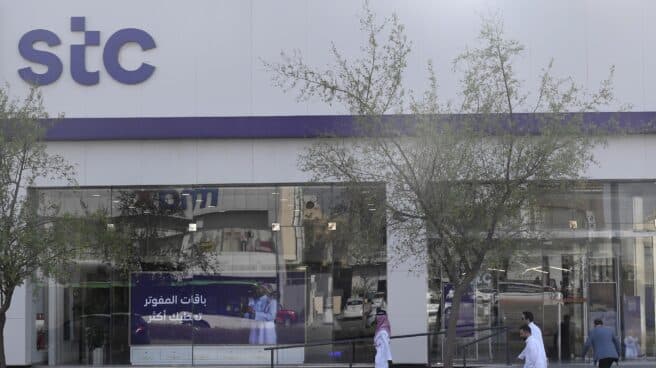 Arabia Saudí entra en Telefónica por la puerta de atrás