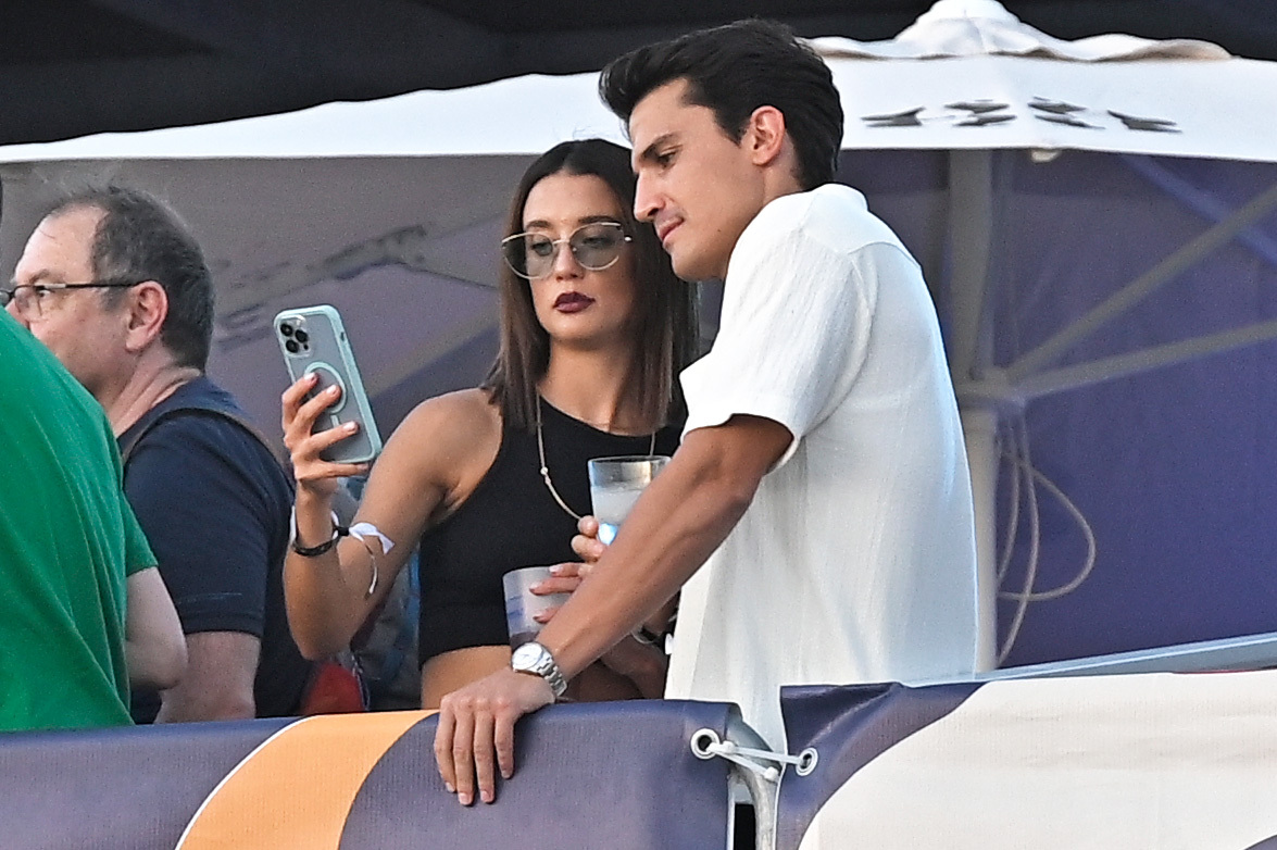 Álex González y su comentario a Rosalía: ¿hay algo entre ellos?