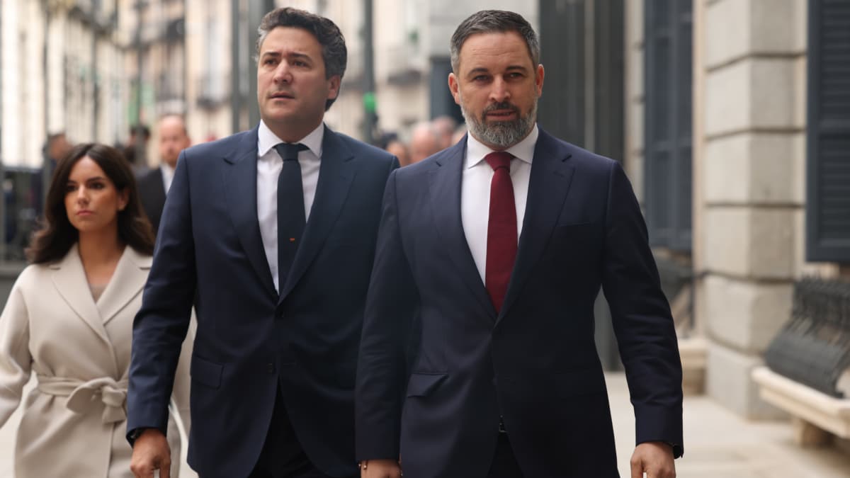 Del plan para relevar a Abascal, al control limitado de Buxadé: las ...