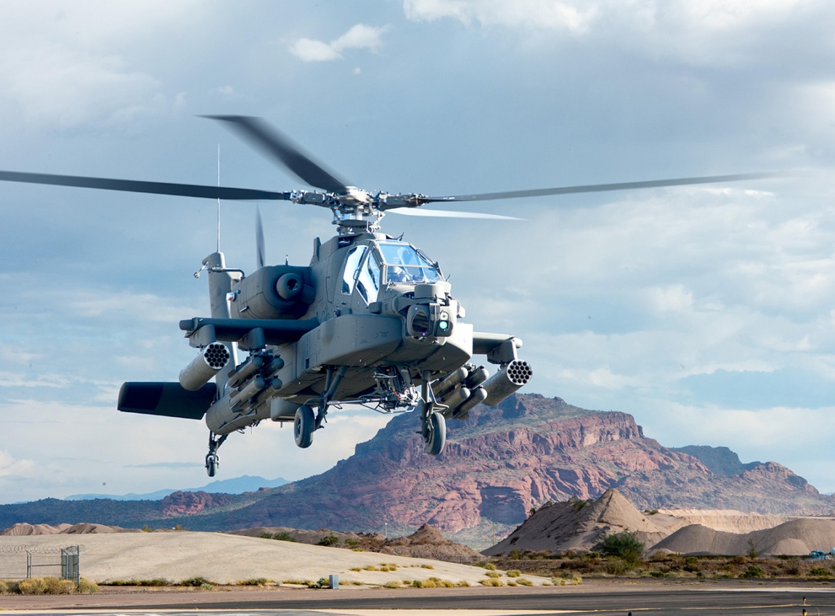 Marruecos recibe helicópteros Apache, talón de Aquiles de España