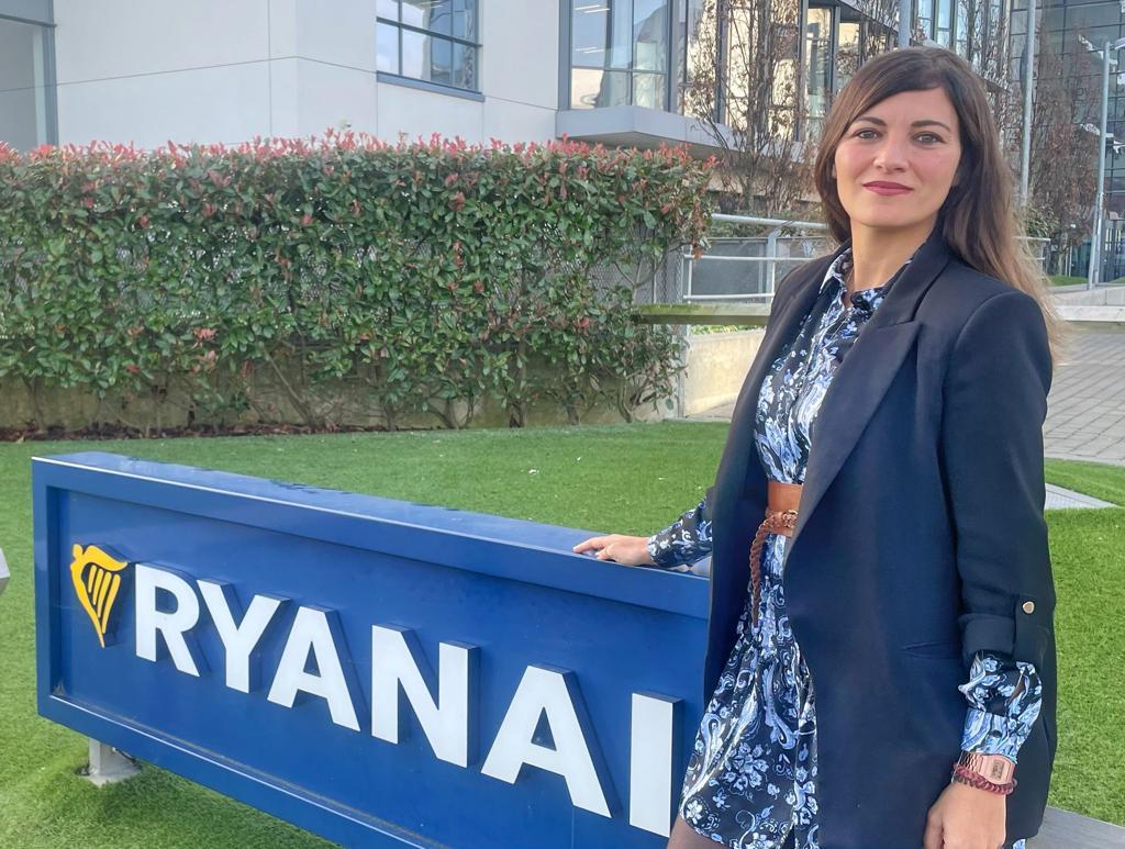 Elena Cabrera (Ryanair): "Aena nos ha cambiado las reglas de juego a la ...