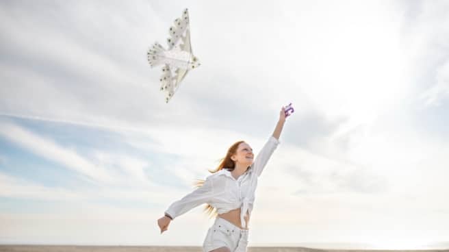 Si sueñas que vuelas sin alas: significa que necesitas un respiro