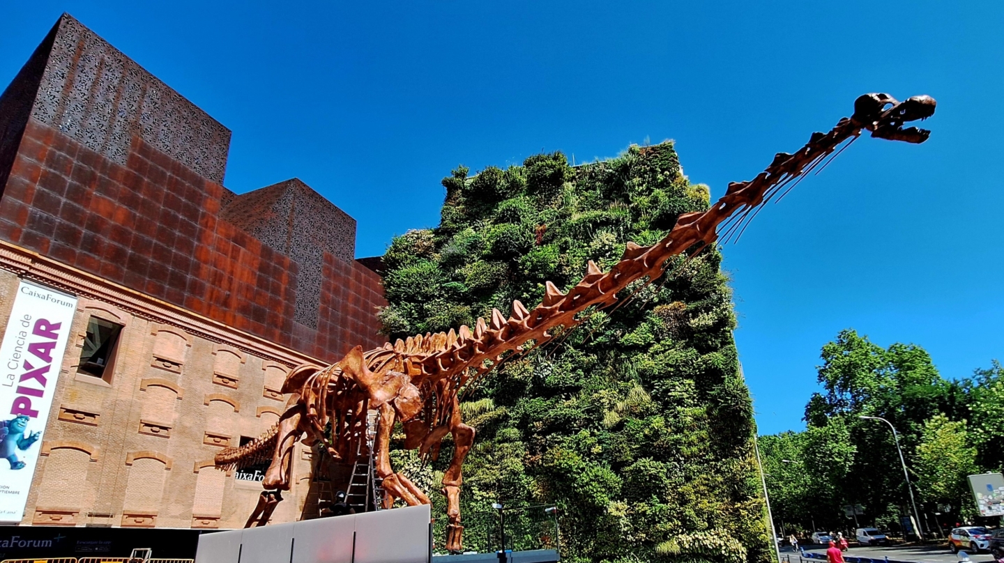 Así era el dinosaurio más grande del mundo (y su depredador)