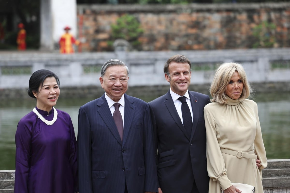 ¿Qué le pasa a Brigitte Macron?