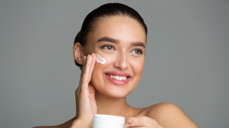 Top 10 cremas antiedad 2025: ¿Cuál es la mejor para ti?